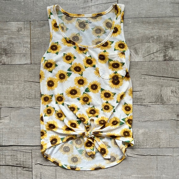 Rebellious One | Tops | Rebellious One White Yellow Floral Sunflower ...